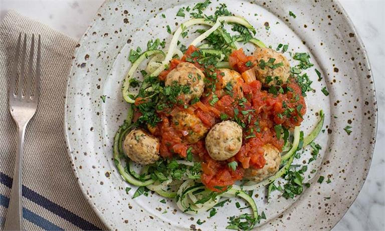 Turkey meatballs on zucchini 'pasta' | CSIRO Total Wellbeing Diet